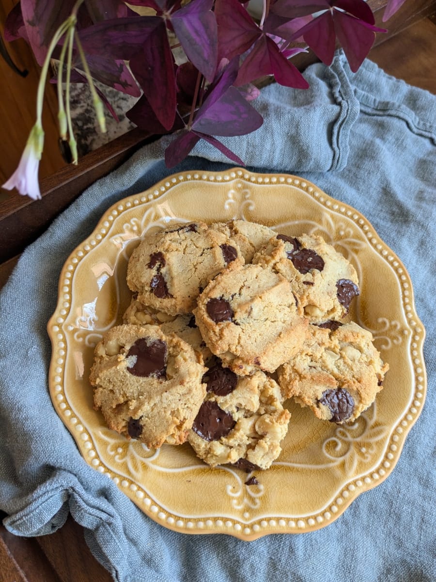 Honey-Nut Dark Chocolate Chip Cookies